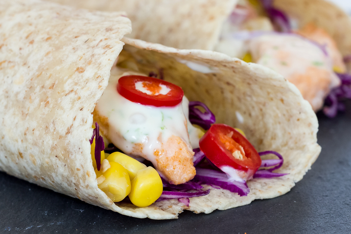 Wrap med chililaks, majs og lime | Hjemme hos Xenia